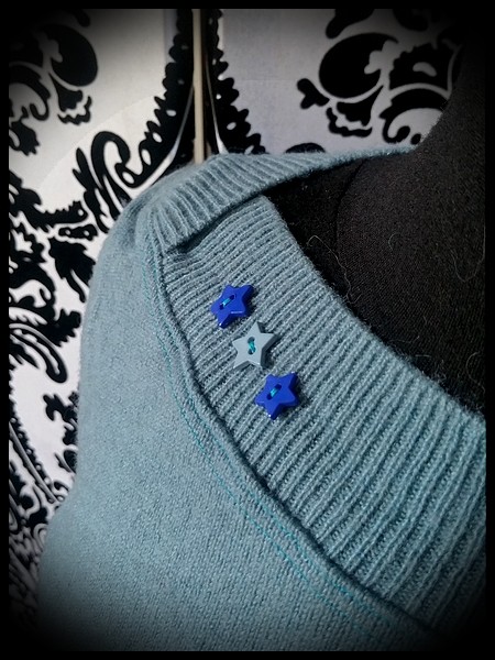 Pull court bleu clair